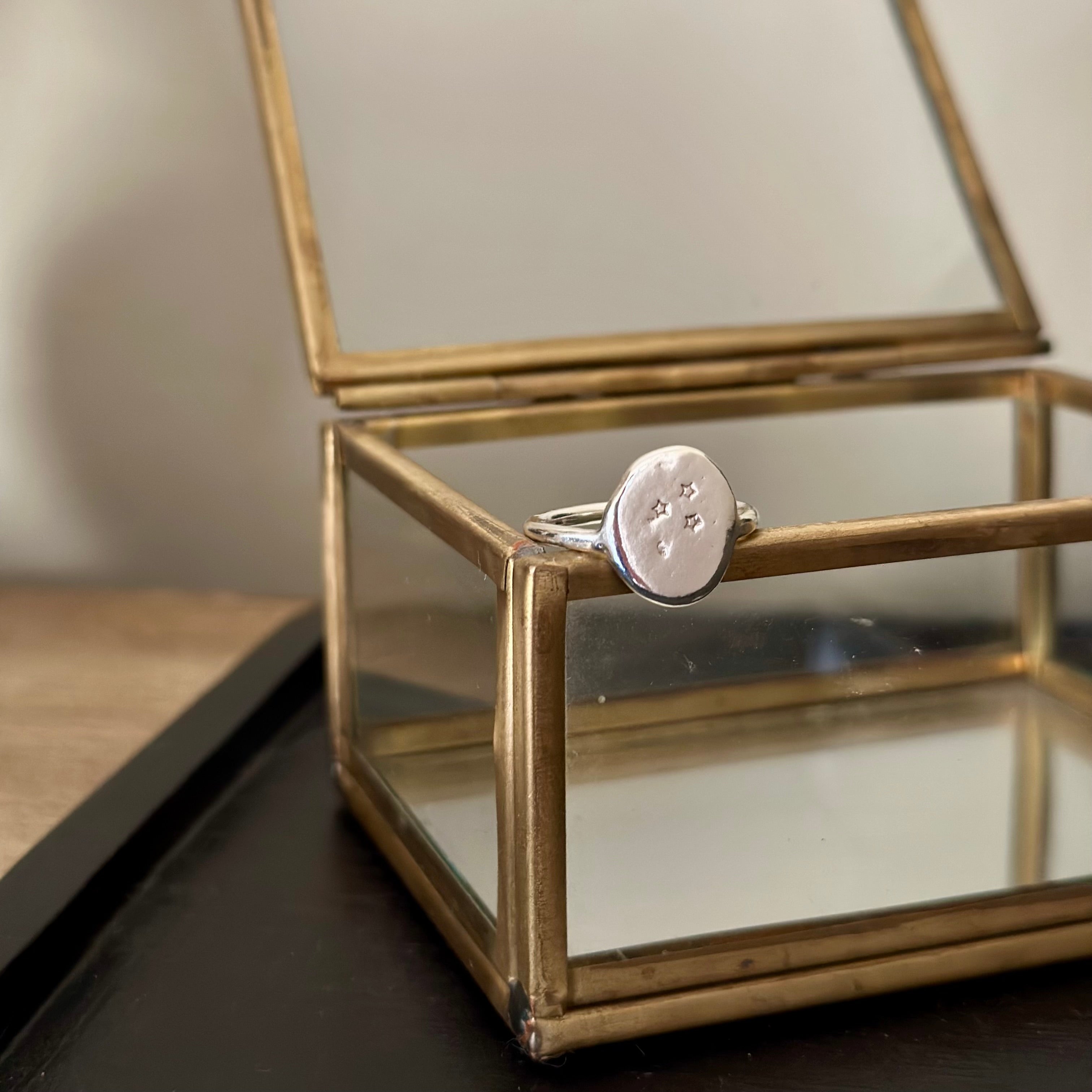 CLUSTER ORB SIGNET Ring ★ – Stanley and Maud